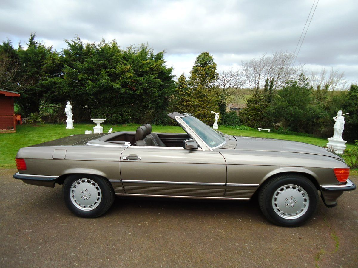 1988 Mercedes-Benz 560SL R107