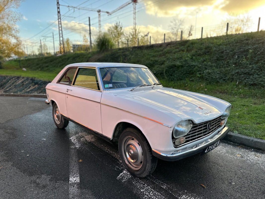 1969 Peugeot 204 COUPE